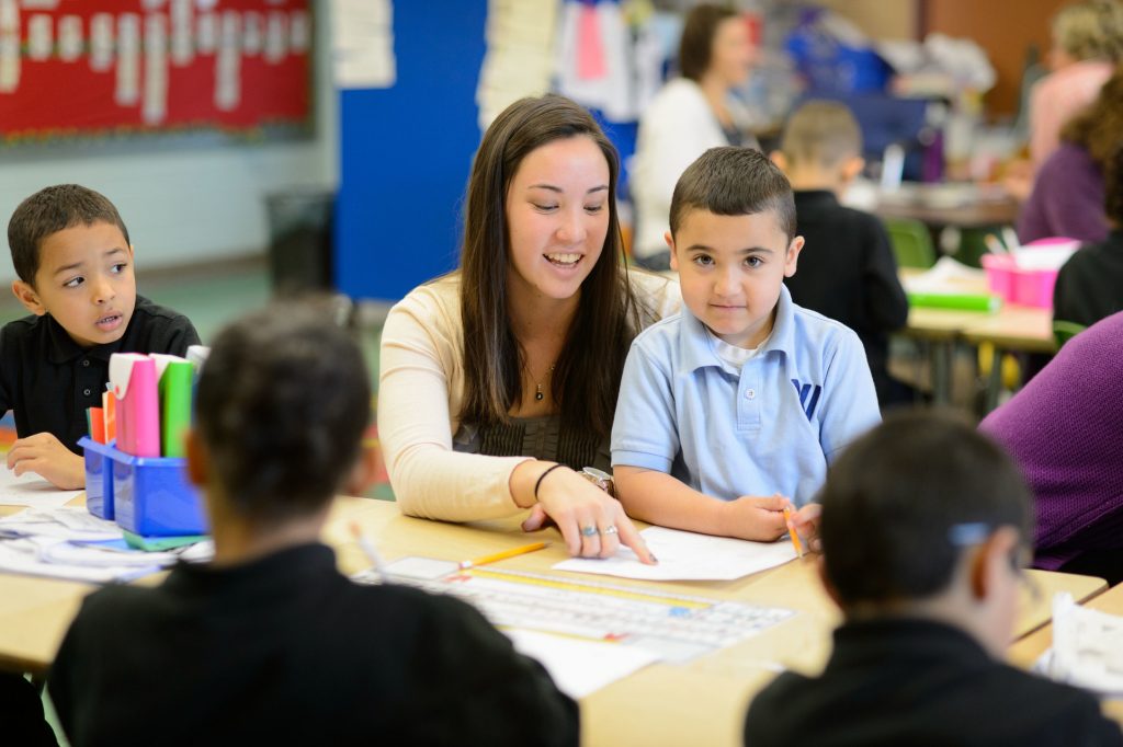 Neag Foundation Gift Supports Master’s-Level Aspiring Educators